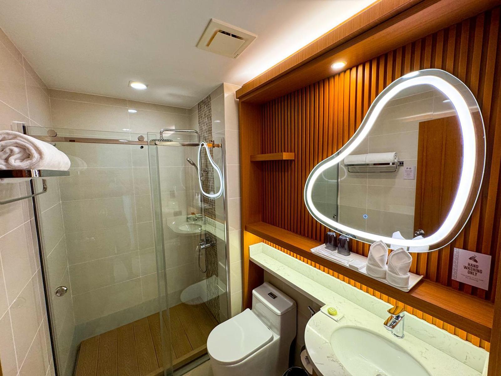 CEBU ONE TECTONA RESORT HOTEL, LILOAN